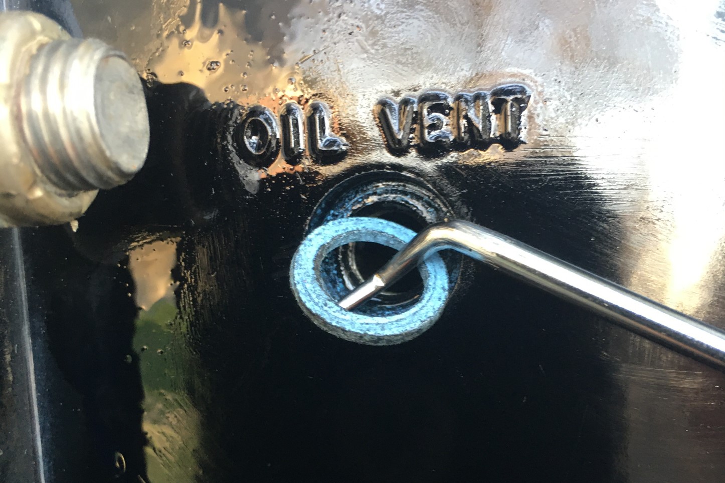 How to Change the Oil in an Outboard Lower Unit - Smooth Sailing Marine